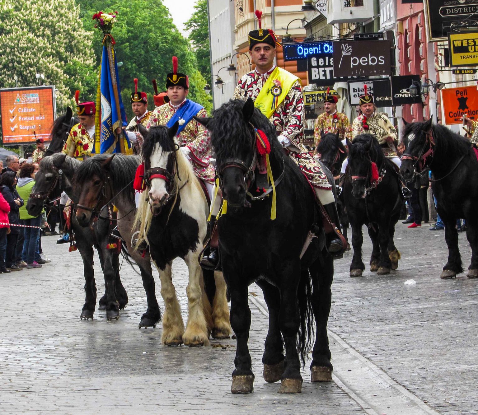 Epic Horsemen: Guide to Brașov's Unforgettable Junii Parade